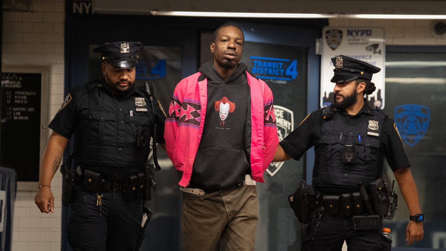 Off-duty NYPD cop sucker-punched, thrown onto subway tracks in random ...